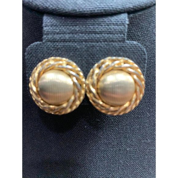 Kramar | Jewelry | Vintage Kramer Gold Tone Inch Round Clip On Rope ...